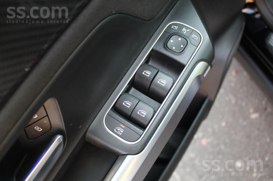 Melns Mercedes-Benz GLB 200 2020 Liepāja, ar dzinēja tilpumu 2.00 L un nobraukumu 358 tūkst. km par 20250 €, foto 12 vietnē AUTOMOTO.COM.LV