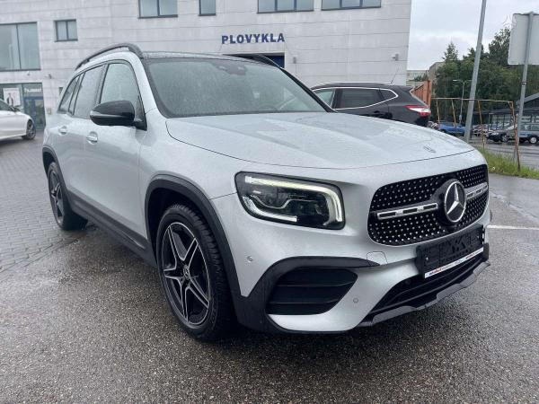 Grey Mercedes-Benz GLB 200 2020 in Kaunas, with an engine capacity of 1.33 L and mileage of 193 thousand km for 15950 €, photo 1 on AUTOMOTO.COM.LV