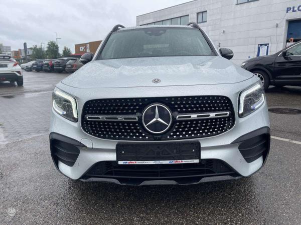 Grey Mercedes-Benz GLB 200 2020 in Kaunas, with an engine capacity of 1.33 L and mileage of 193 thousand km for 15950 €, photo 4 on AUTOMOTO.COM.LV