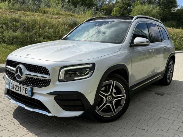 Pelēks Mercedes-Benz GLB 200 2021 Viļņa, ar dzinēja tilpumu 2.00 L un nobraukumu 300 tūkst. km par 18300 €, foto 1 vietnē AUTOMOTO.COM.LV
