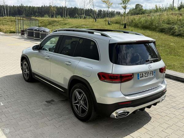 Pelēks Mercedes-Benz GLB 200 2021 Viļņa, ar dzinēja tilpumu 2.00 L un nobraukumu 300 tūkst. km par 18300 €, foto 4 vietnē AUTOMOTO.COM.LV