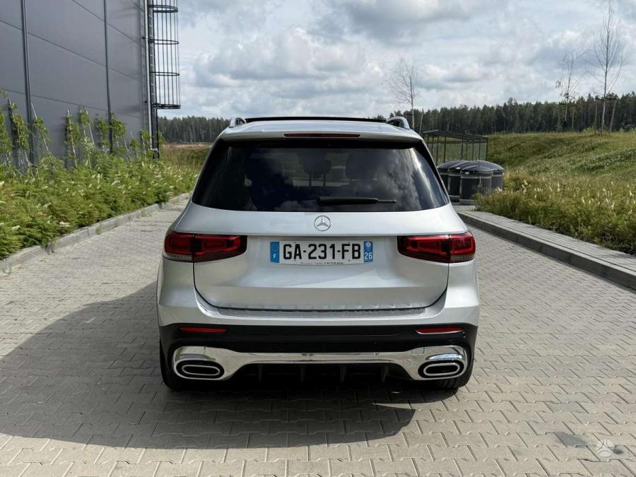 Pelēks Mercedes-Benz GLB 200 2021 Viļņa, ar dzinēja tilpumu 2.00 L un nobraukumu 300 tūkst. km par 18300 €, foto 6 vietnē AUTOMOTO.COM.LV