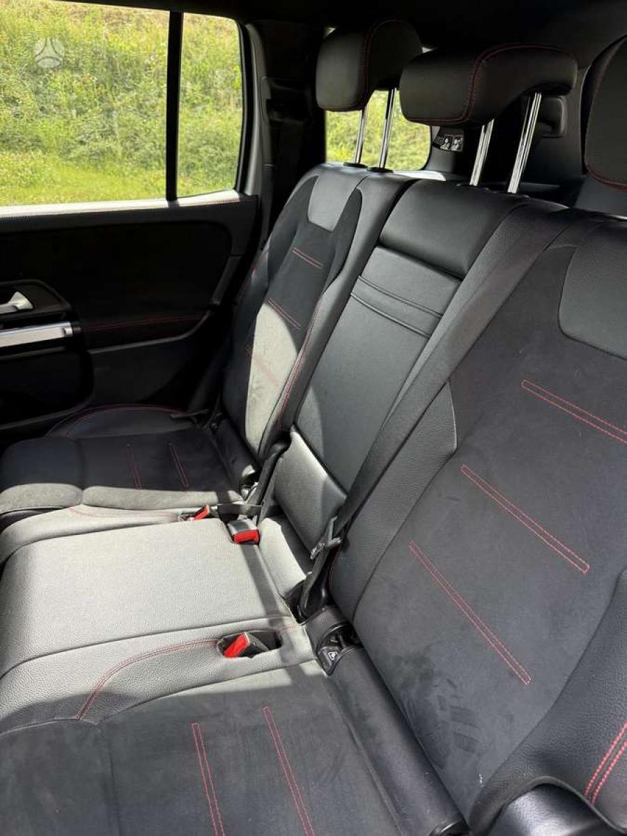 Pelēks Mercedes-Benz GLB 200 2021 Viļņa, ar dzinēja tilpumu 2.00 L un nobraukumu 300 tūkst. km par 18300 €, foto 12 vietnē AUTOMOTO.COM.LV