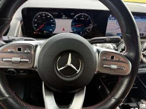 Pelēks Mercedes-Benz GLB 200 2021 Viļņa, ar dzinēja tilpumu 2.00 L un nobraukumu 300 tūkst. km par 18300 €, foto 14 vietnē AUTOMOTO.COM.LV