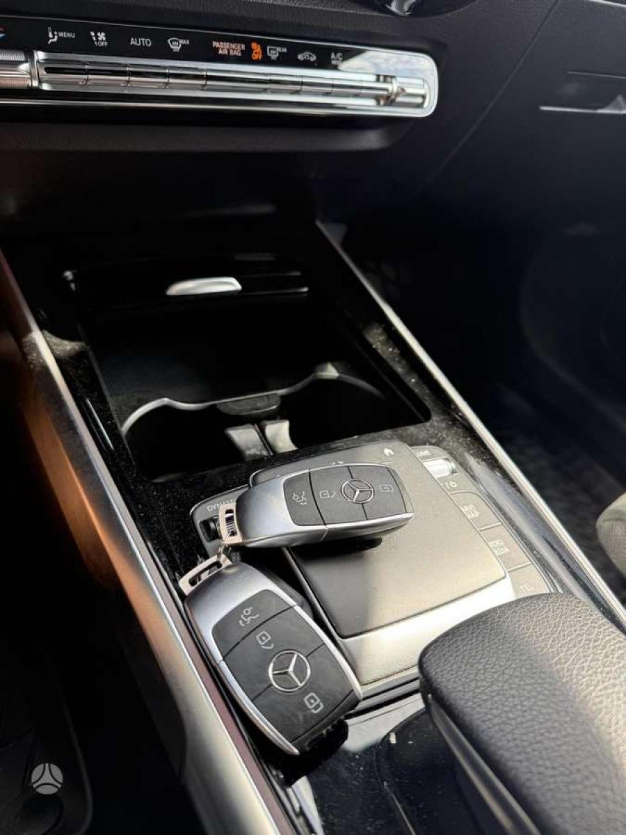 Pelēks Mercedes-Benz GLB 200 2021 Viļņa, ar dzinēja tilpumu 2.00 L un nobraukumu 300 tūkst. km par 18300 €, foto 18 vietnē AUTOMOTO.COM.LV