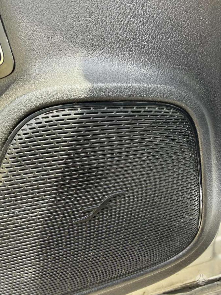 Pelēks Mercedes-Benz GLB 200 2021 Viļņa, ar dzinēja tilpumu 2.00 L un nobraukumu 300 tūkst. km par 18300 €, foto 20 vietnē AUTOMOTO.COM.LV