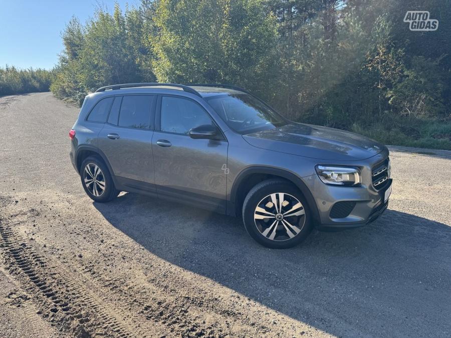 Grey Mercedes-Benz GLB 200 2022 in Vilnius, with an engine capacity of 2.00 L and mileage of 96 thousand km for 26050 €, photo 4 on AUTOMOTO.COM.LV