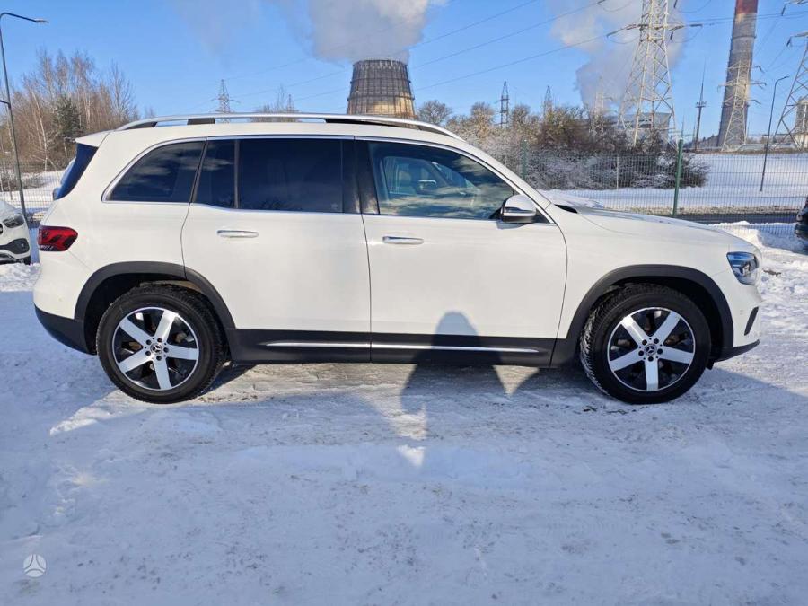 White Mercedes-Benz GLB 200 2021 in Kaunas, with an engine capacity of 1.95 L and mileage of 239 thousand km for 19359 €, photo 1 on AUTOMOTO.COM.LV