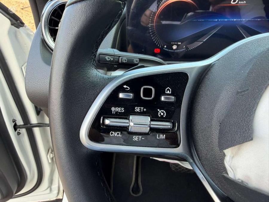 Balts Mercedes-Benz GLB 200 2022 Kauņa, ar dzinēja tilpumu 1.95 L un nobraukumu 51 tūkst. km par 13900 €, foto 33 vietnē AUTOMOTO.COM.LV