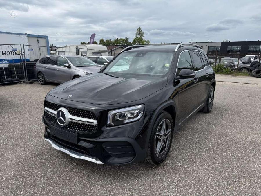 Black Mercedes-Benz GLB 220 2021 in Kaunas, with an engine capacity of 1.95 L and mileage of 208 thousand km for 26300 €, photo 1 on AUTOMOTO.COM.LV