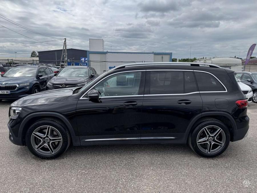 Black Mercedes-Benz GLB 220 2021 in Kaunas, with an engine capacity of 1.95 L and mileage of 208 thousand km for 26300 €, photo 4 on AUTOMOTO.COM.LV