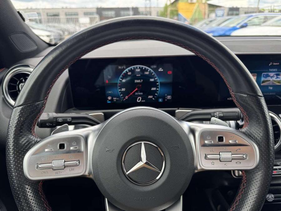 Black Mercedes-Benz GLB 220 2021 in Kaunas, with an engine capacity of 1.95 L and mileage of 208 thousand km for 26300 €, photo 13 on AUTOMOTO.COM.LV