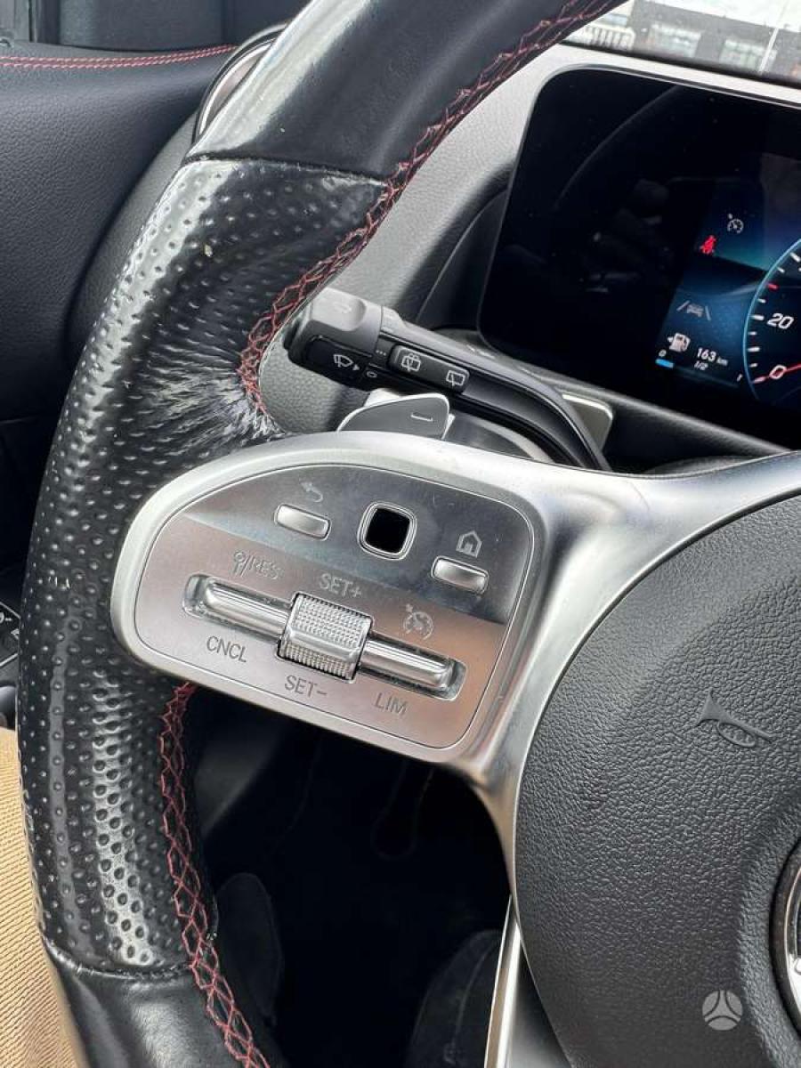 Black Mercedes-Benz GLB 220 2021 in Kaunas, with an engine capacity of 1.95 L and mileage of 208 thousand km for 26300 €, photo 14 on AUTOMOTO.COM.LV