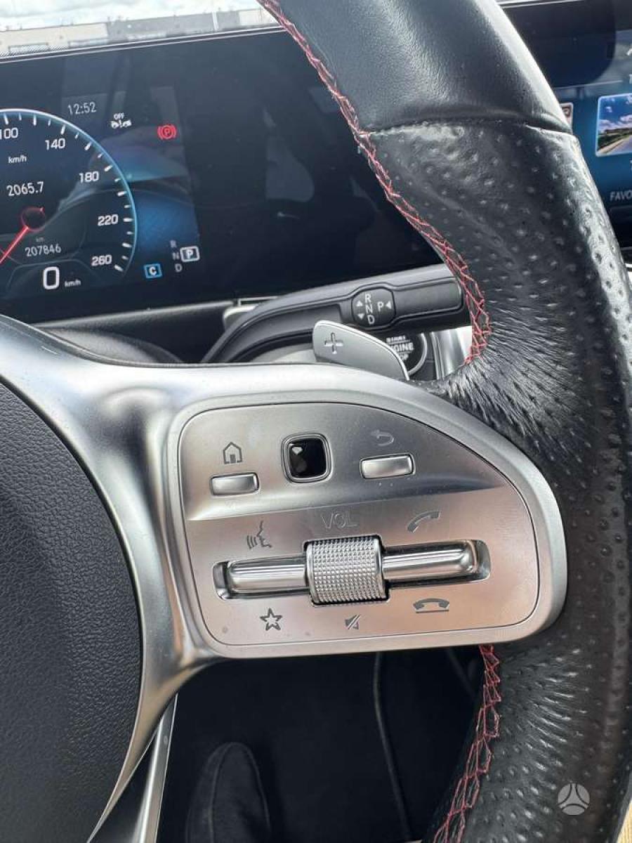 Black Mercedes-Benz GLB 220 2021 in Kaunas, with an engine capacity of 1.95 L and mileage of 208 thousand km for 26300 €, photo 15 on AUTOMOTO.COM.LV