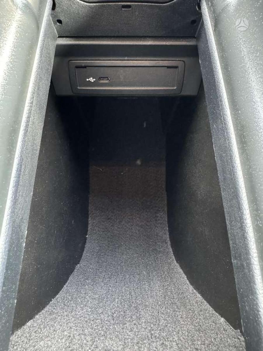 Black Mercedes-Benz GLB 220 2021 in Kaunas, with an engine capacity of 1.95 L and mileage of 208 thousand km for 26300 €, photo 20 on AUTOMOTO.COM.LV