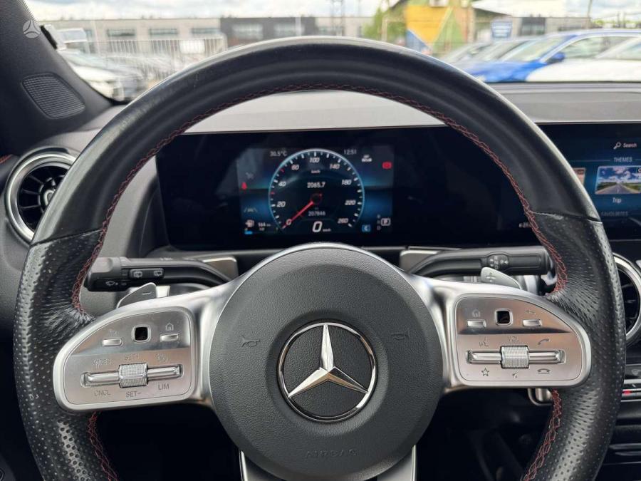 Black Mercedes-Benz GLB 220 2021 in Kaunas, with an engine capacity of 1.95 L and mileage of 208 thousand km for 26300 €, photo 11 on AUTOMOTO.COM.LV