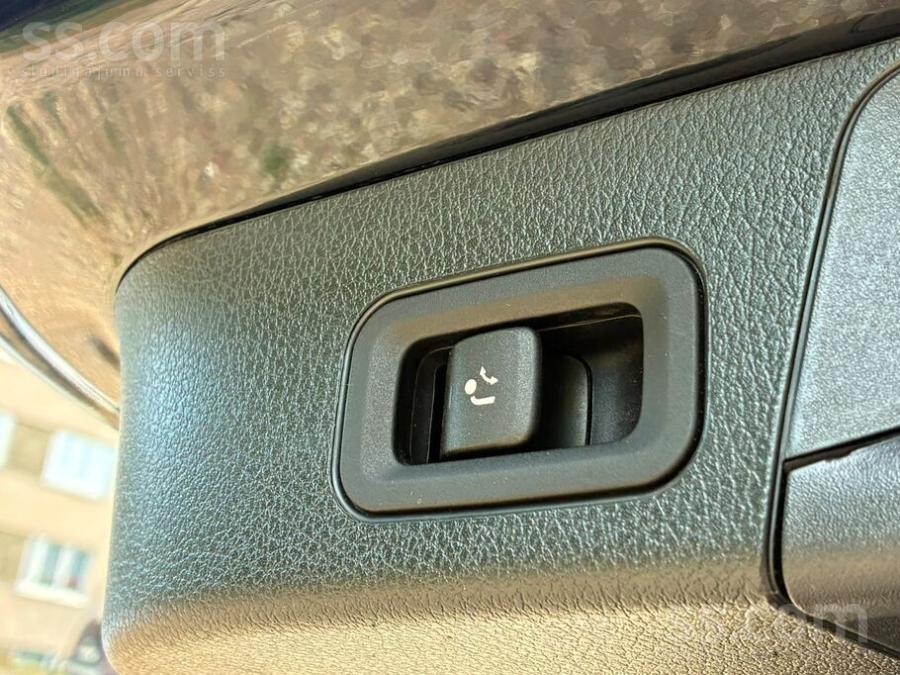 Melns Mercedes-Benz GLB 220 2021 Kuldīga, ar dzinēja tilpumu 2.00 L un nobraukumu 275 tūkst. km par 19990 €, foto 28 vietnē AUTOMOTO.COM.LV
