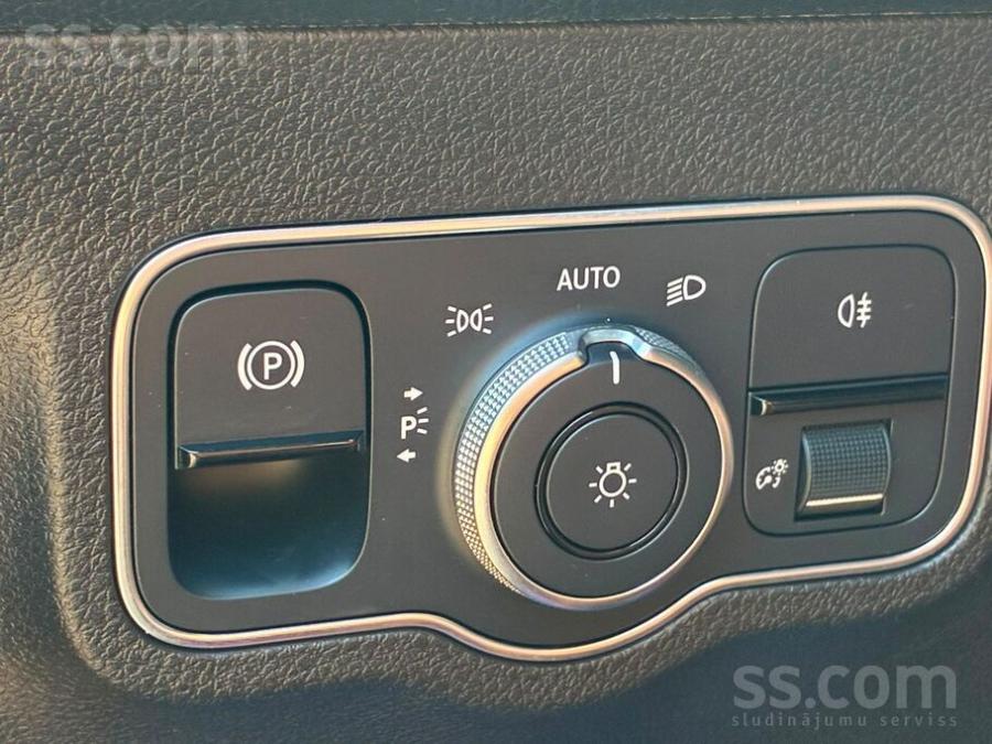 Melns Mercedes-Benz GLB 220 2021 Kuldīga, ar dzinēja tilpumu 2.00 L un nobraukumu 275 tūkst. km par 19990 €, foto 31 vietnē AUTOMOTO.COM.LV