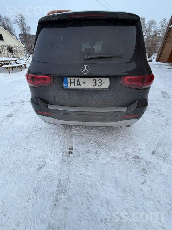 Black Mercedes-Benz GLB 220 2021 in Cesis, with an engine capacity of 1.90 L and mileage of 65 thousand km for 35500 €, photo 5 on AUTOMOTO.COM.LV