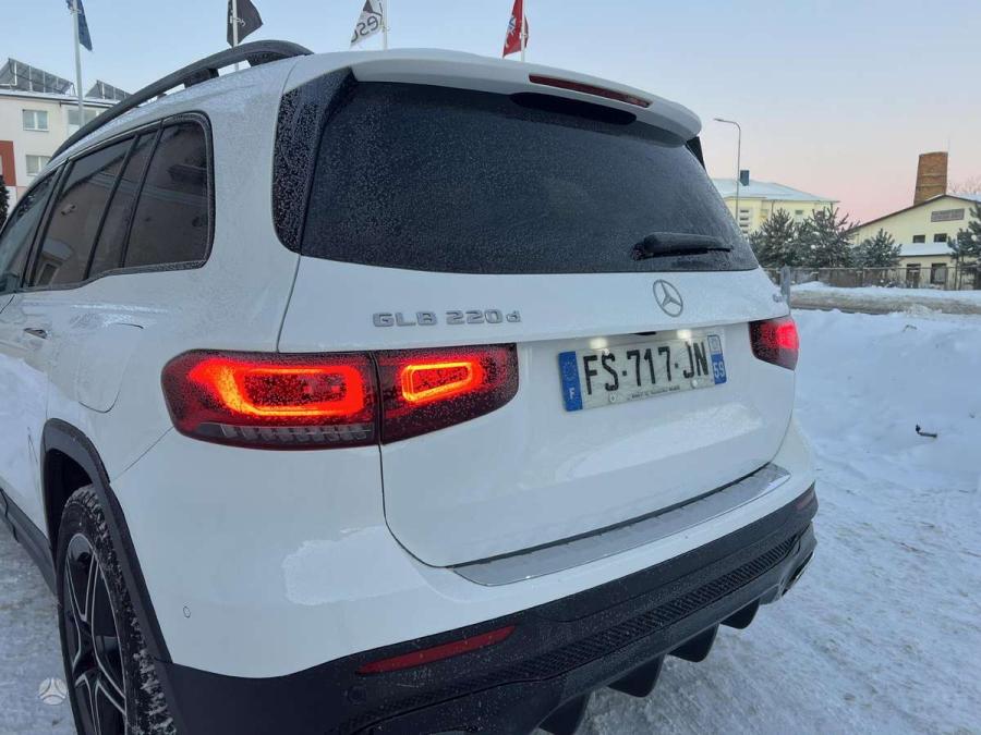 White Mercedes-Benz GLB 220 2020 in Ukmerge, with an engine capacity of 1.95 L and mileage of 211 thousand km for 21500 €, photo 7 on AUTOMOTO.COM.LV