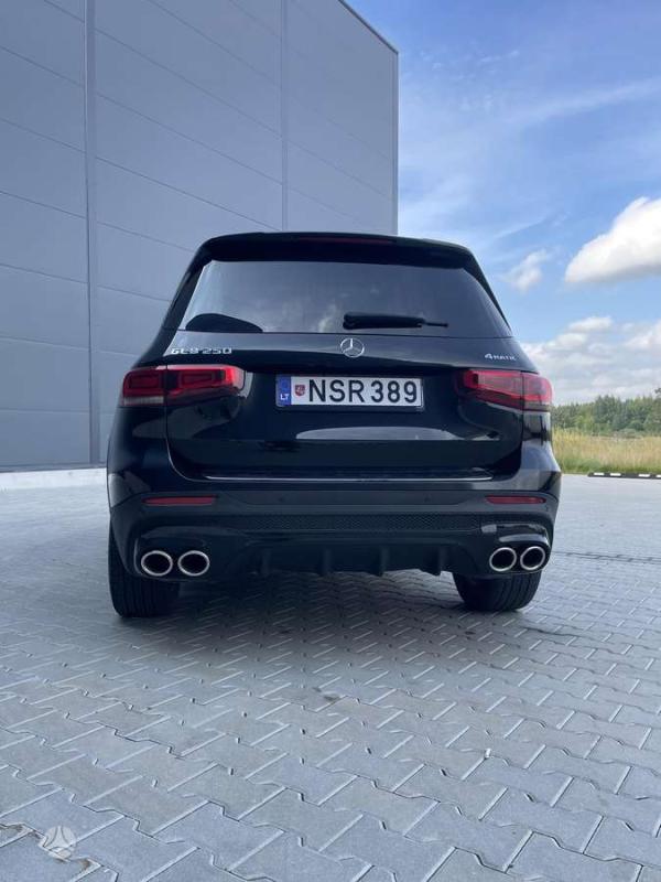Melns Mercedes-Benz GLB 250 2020 Šauļi, ar dzinēja tilpumu 1.99 L un nobraukumu 139 tūkst. km par 28300 €, foto 1 vietnē AUTOMOTO.COM.LV