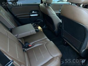 Melns Mercedes-Benz GLB 250 2024 Rīga, ar dzinēja tilpumu 2.00 L un nobraukumu 63 tūkst. km par 49950 €, foto 17 vietnē AUTOMOTO.COM.LV