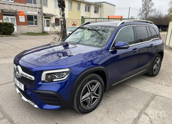 Blue Mercedes-Benz GLB 250 2021 in Riga, with an engine capacity of 2.00 L and mileage of 76 thousand km for 32900 €, photo 1 on AUTOMOTO.COM.LV