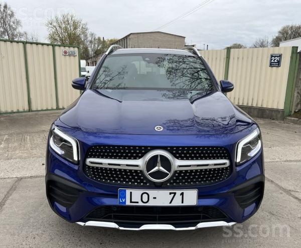 Blue Mercedes-Benz GLB 250 2021 in Riga, with an engine capacity of 2.00 L and mileage of 76 thousand km for 32900 €, photo 2 on AUTOMOTO.COM.LV
