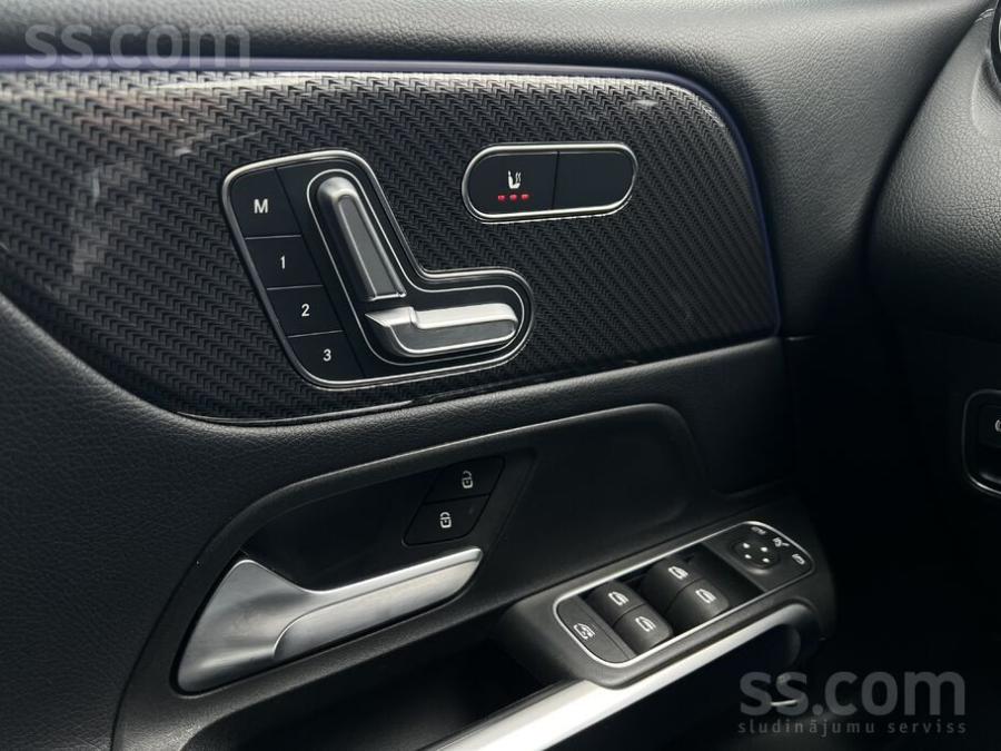 Blue Mercedes-Benz GLB 250 2021 in Riga, with an engine capacity of 2.00 L and mileage of 76 thousand km for 32900 €, photo 22 on AUTOMOTO.COM.LV