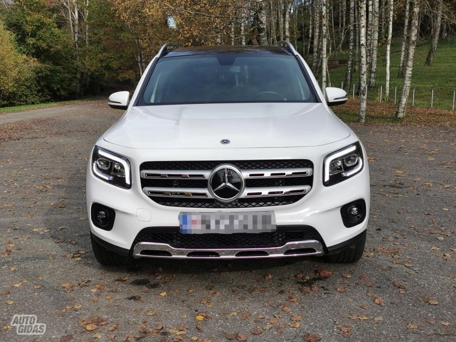 Balts Mercedes-Benz GLB 250 2023 Plungė, ar dzinēja tilpumu 2.00 L un nobraukumu 31 tūkst. km par 31750 €, foto 1 vietnē AUTOMOTO.COM.LV