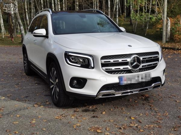 Balts Mercedes-Benz GLB 250 2023 Plungė, ar dzinēja tilpumu 2.00 L un nobraukumu 31 tūkst. km par 31750 €, foto 2 vietnē AUTOMOTO.COM.LV