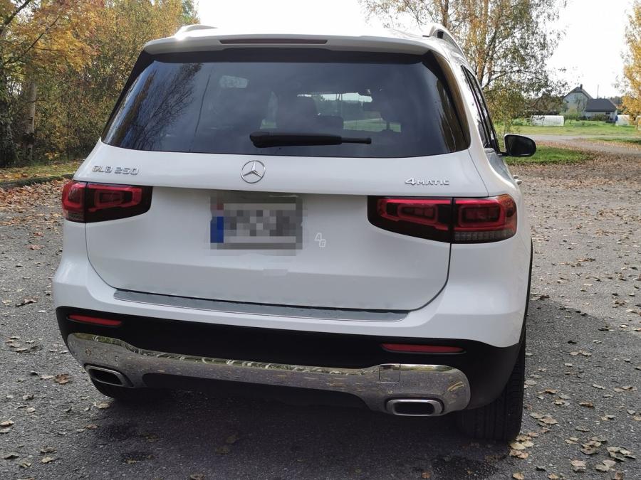 Balts Mercedes-Benz GLB 250 2023 Plungė, ar dzinēja tilpumu 2.00 L un nobraukumu 31 tūkst. km par 31750 €, foto 9 vietnē AUTOMOTO.COM.LV