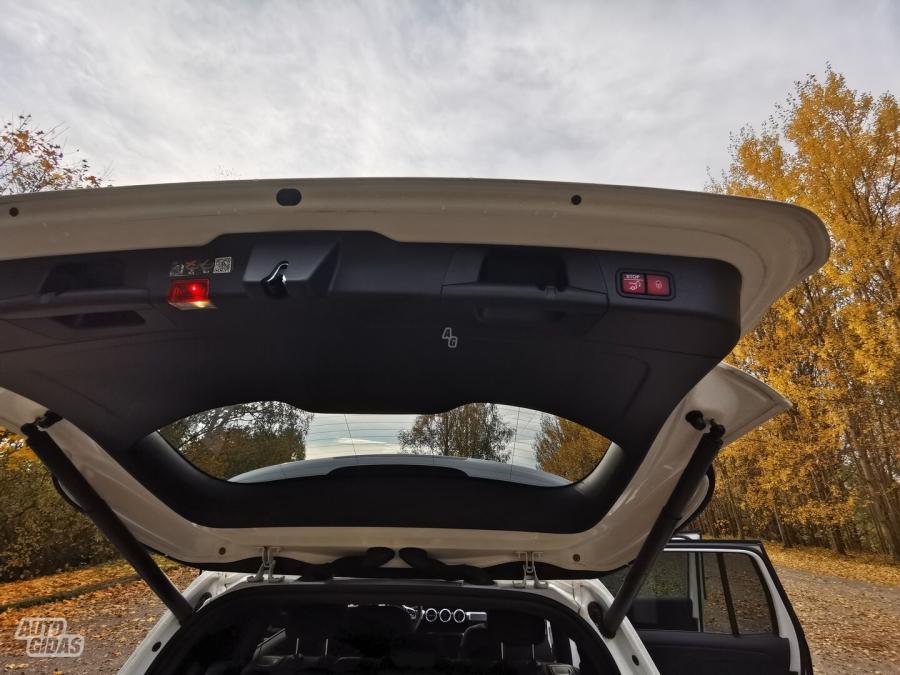 Balts Mercedes-Benz GLB 250 2023 Plungė, ar dzinēja tilpumu 2.00 L un nobraukumu 31 tūkst. km par 31750 €, foto 25 vietnē AUTOMOTO.COM.LV