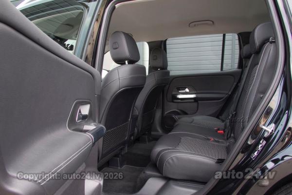Melns Mercedes-Benz GLB-Class 2021 Tallina, ar dzinēja tilpumu 1.30 L un nobraukumu 33 tūkst. km par 35500 €, foto 10 vietnē AUTOMOTO.COM.LV