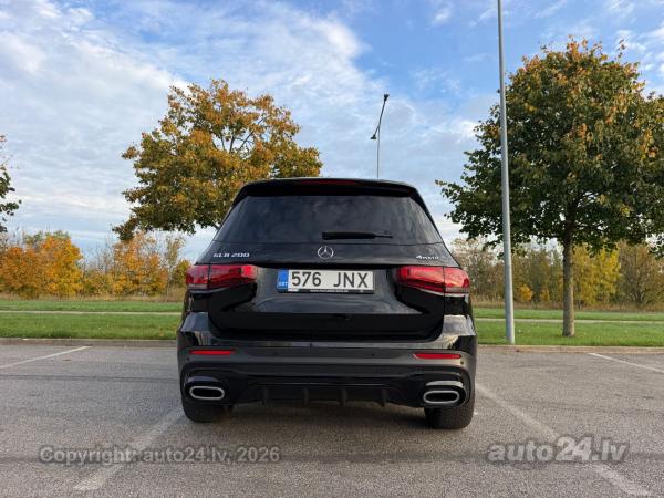 Melns Mercedes-Benz GLB-Class 2022 Tallina, ar dzinēja tilpumu 1.30 L un nobraukumu 58 tūkst. km par 34500 €, foto 5 vietnē AUTOMOTO.COM.LV