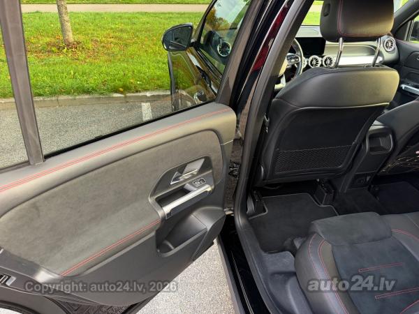 Melns Mercedes-Benz GLB-Class 2022 Tallina, ar dzinēja tilpumu 1.30 L un nobraukumu 58 tūkst. km par 34500 €, foto 8 vietnē AUTOMOTO.COM.LV