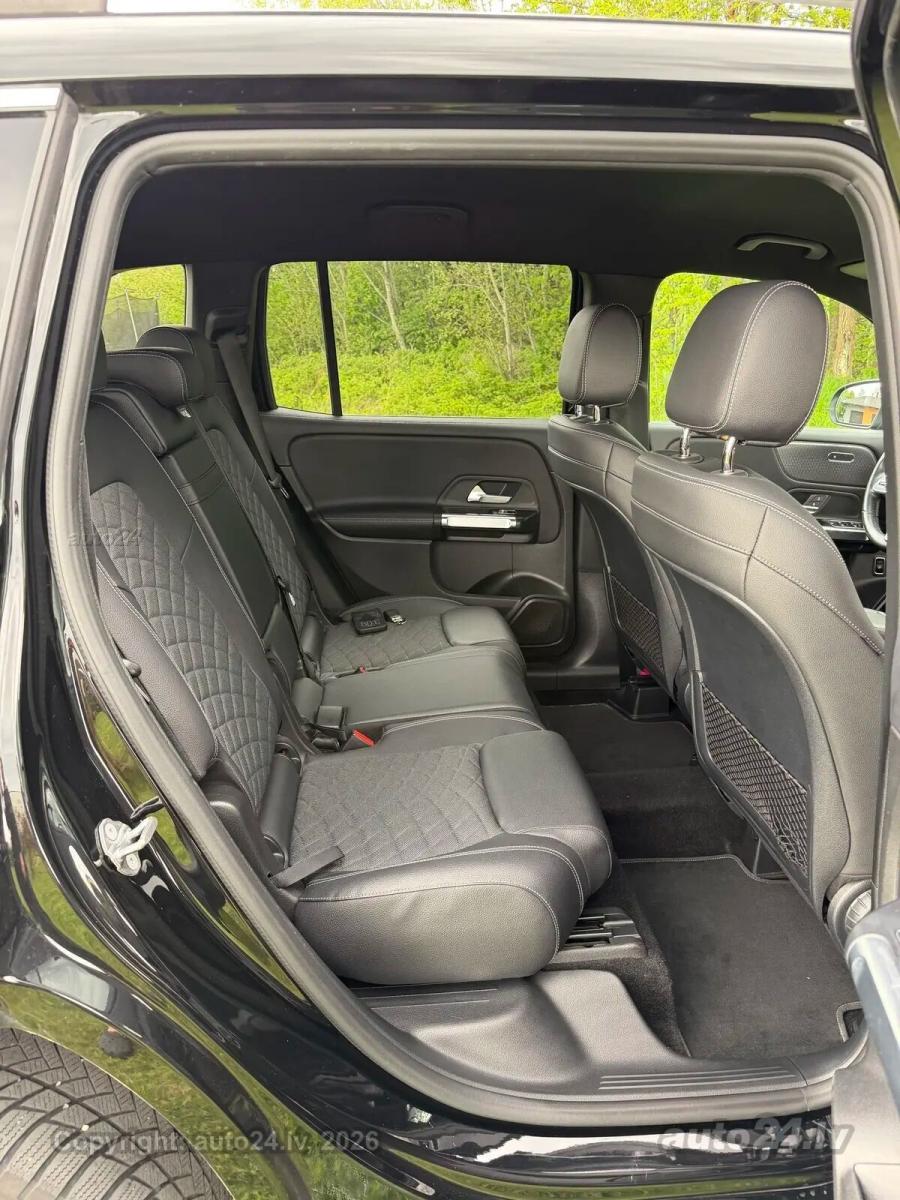 Melns Mercedes-Benz GLB-Class 2020 Tallina, ar dzinēja tilpumu 2.00 L un nobraukumu 74 tūkst. km par 26900 €, foto 10 vietnē AUTOMOTO.COM.LV