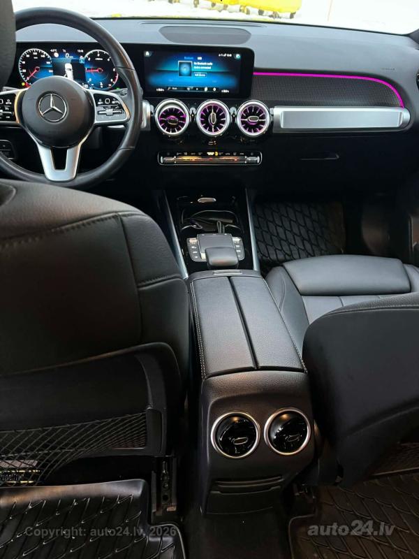 Melns Mercedes-Benz GLB-Class 2023 Tallina, ar dzinēja tilpumu 2.00 L un nobraukumu 86 tūkst. km par 40900 €, foto 11 vietnē AUTOMOTO.COM.LV