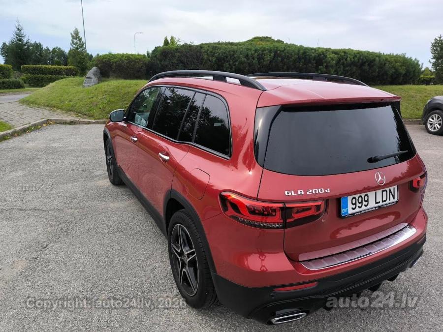 Red Mercedes-Benz GLB-Class 2020 in Tallinn, with an engine capacity of 2.00 L and mileage of 104 thousand km for 30990 €, photo 4 on AUTOMOTO.COM.LV