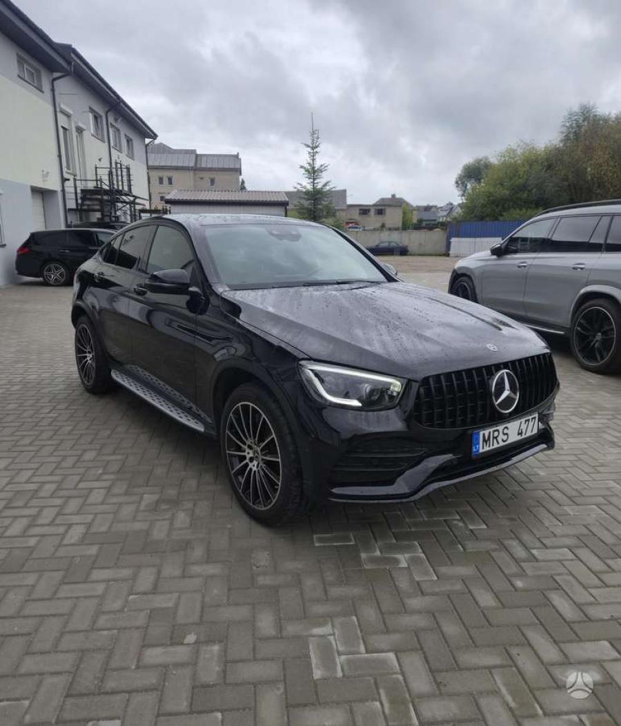 Melns Mercedes-Benz GLC 200 2019 Telšiai, ar dzinēja tilpumu 2.00 L un nobraukumu 65 tūkst. km par 35999 €, foto 3 vietnē AUTOMOTO.COM.LV