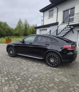 Melns Mercedes-Benz GLC 200 2019 Telšiai, ar dzinēja tilpumu 2.00 L un nobraukumu 65 tūkst. km par 35999 €, foto 5 vietnē AUTOMOTO.COM.LV