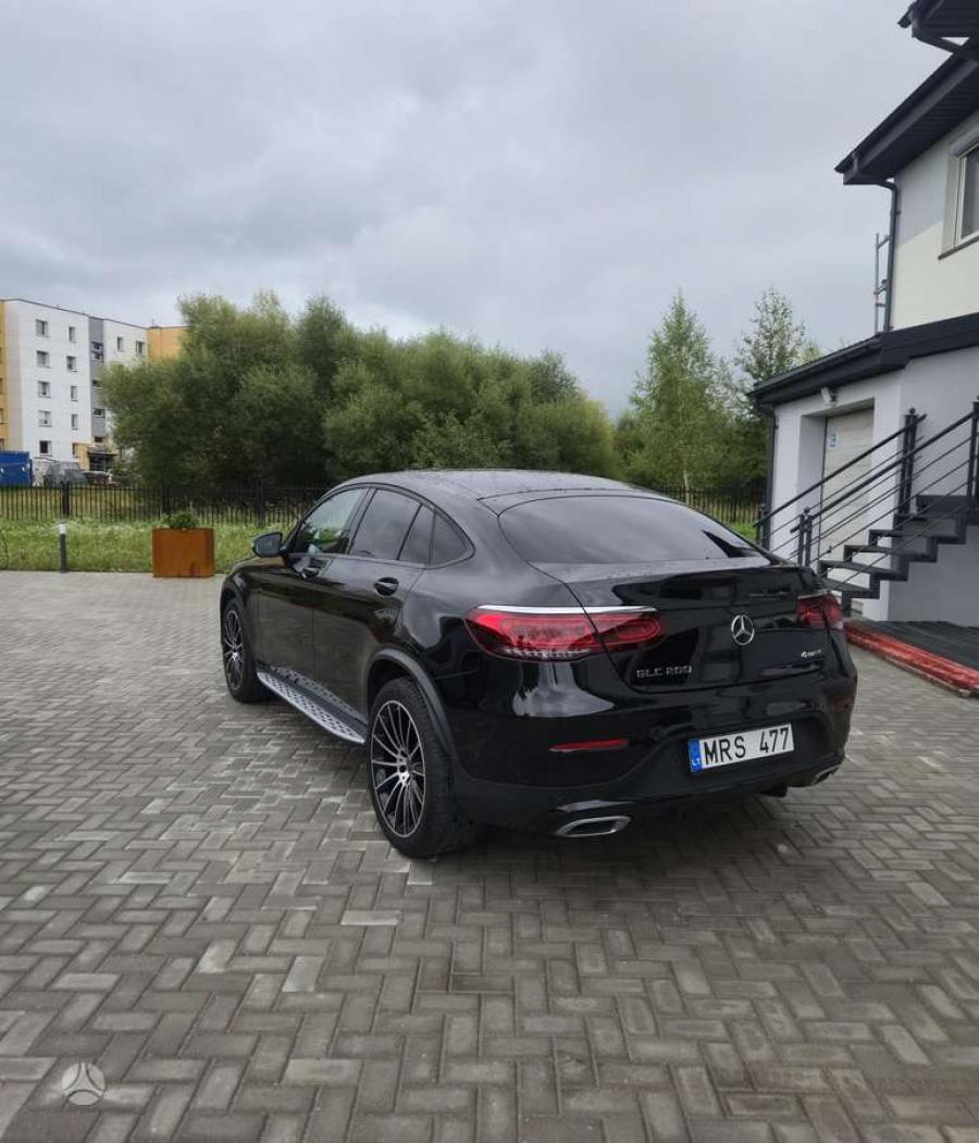 Melns Mercedes-Benz GLC 200 2019 Telšiai, ar dzinēja tilpumu 2.00 L un nobraukumu 65 tūkst. km par 35999 €, foto 6 vietnē AUTOMOTO.COM.LV