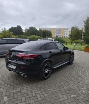 Melns Mercedes-Benz GLC 200 2019 Telšiai, ar dzinēja tilpumu 2.00 L un nobraukumu 65 tūkst. km par 35999 €, foto 7 vietnē AUTOMOTO.COM.LV