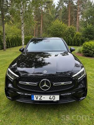 Black Mercedes-Benz GLC 200 2023 in Riga, with an engine capacity of 2.00 L and mileage of 56 thousand km for 49000 €, photo 4 on AUTOMOTO.COM.LV