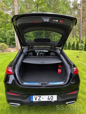 Black Mercedes-Benz GLC 200 2023 in Riga, with an engine capacity of 2.00 L and mileage of 56 thousand km for 49000 €, photo 9 on AUTOMOTO.COM.LV