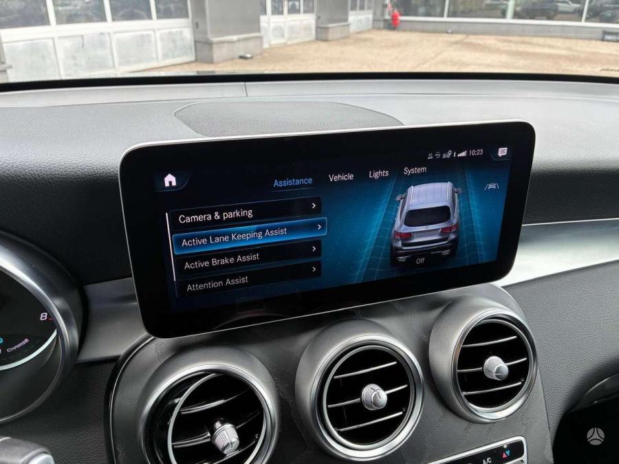 Черный Мерседес ГЛЦ 200 2019 в Вильнюс, объемом двигателя 1.99 л и пробегом 95 тыс. км за 31700 €, фото 21 на AUTOMOTO.COM.LV