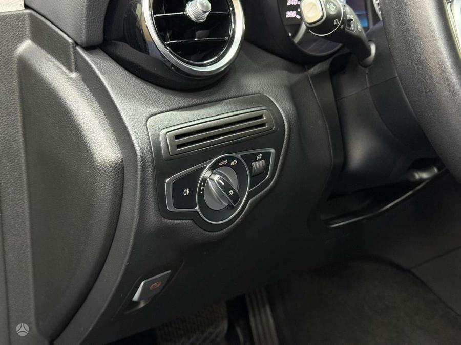 Melns Mercedes-Benz GLC 200 2019 Marijampole, ar dzinēja tilpumu 1.99 L un nobraukumu 114 tūkst. km par 25950 €, foto 23 vietnē AUTOMOTO.COM.LV