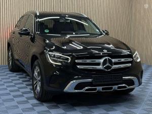 Melns Mercedes-Benz GLC 200 2019 Marijampole, ar dzinēja tilpumu 1.99 L un nobraukumu 114 tūkst. km par 25350 €, foto  vietnē AUTOMOTO.COM.LV