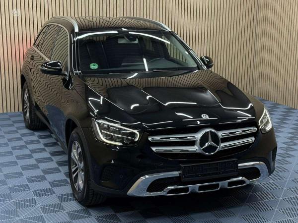 Black Mercedes-Benz GLC 200 2019 in Marijampole, with an engine capacity of 1.99 L and mileage of 114 thousand km for 25350 €, photo 1 on AUTOMOTO.COM.LV