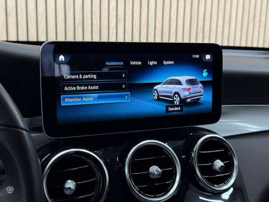 Black Mercedes-Benz GLC 200 2019 in Marijampole, with an engine capacity of 1.99 L and mileage of 114 thousand km for 25350 €, photo 15 on AUTOMOTO.COM.LV